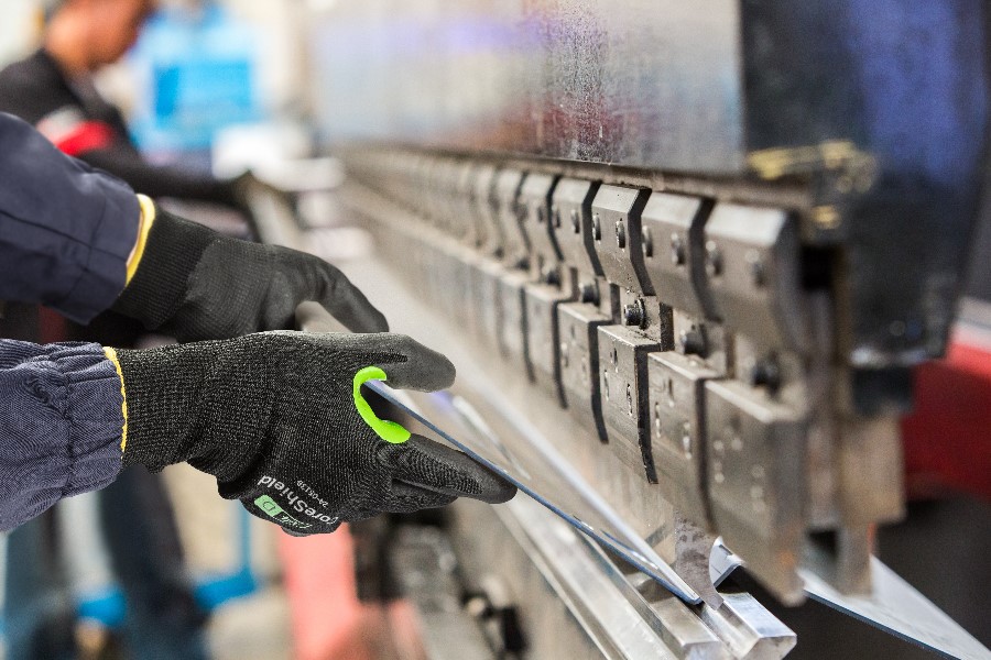 Five Metal Industry Tasks No Worker Should Handle with Bare Hands