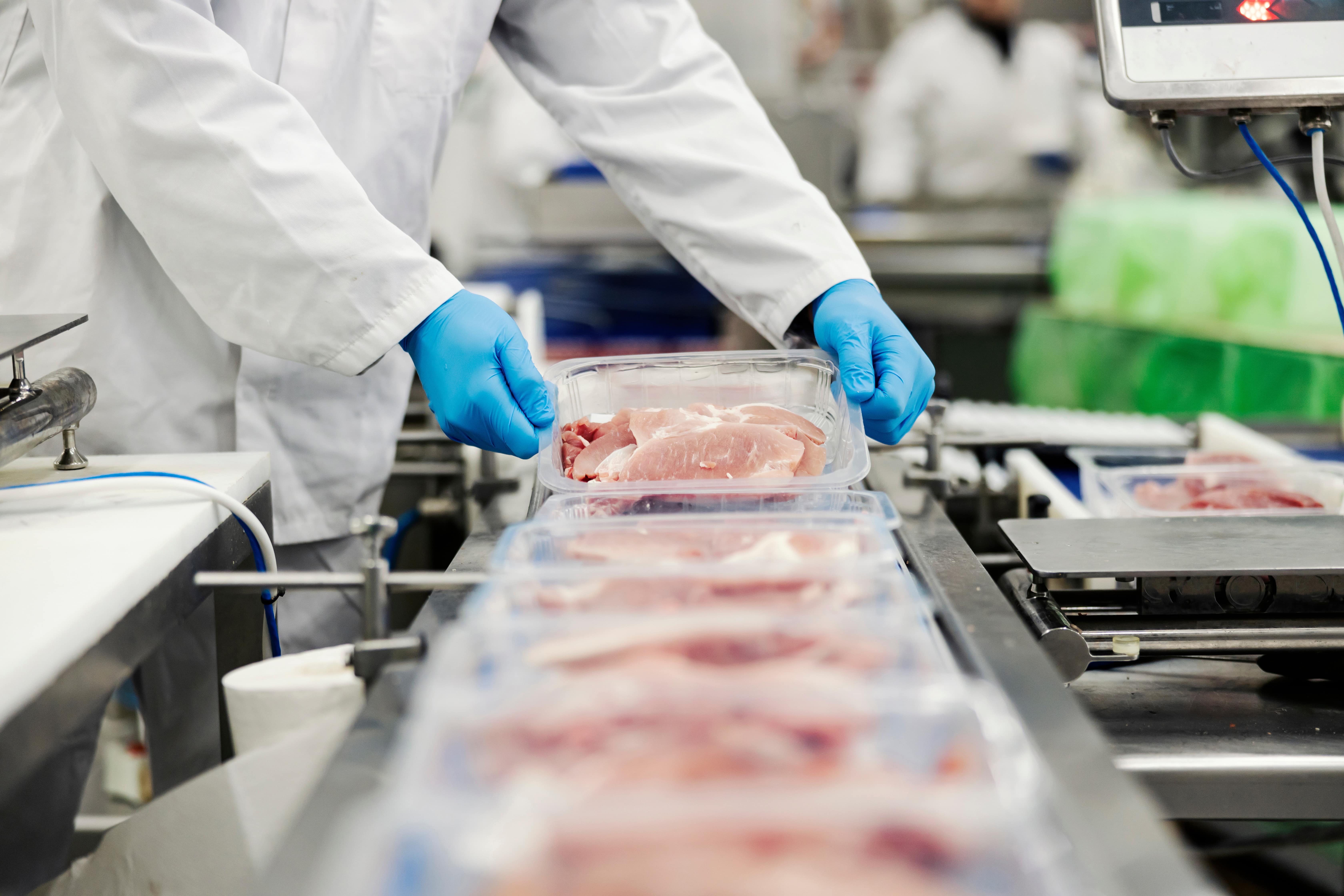 Hand Protection in the Meat Industry | Honeywell